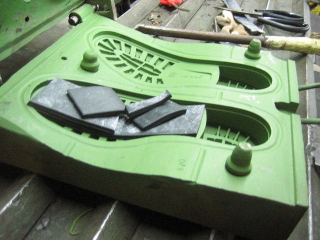 How Rubber Shoe Soles are Made- Shoemakers Academy